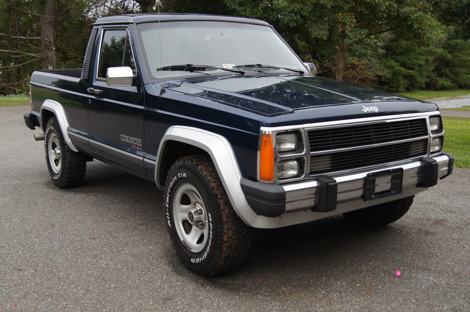 1996 Jeep Cherokee COMANCHE pickup na prodej